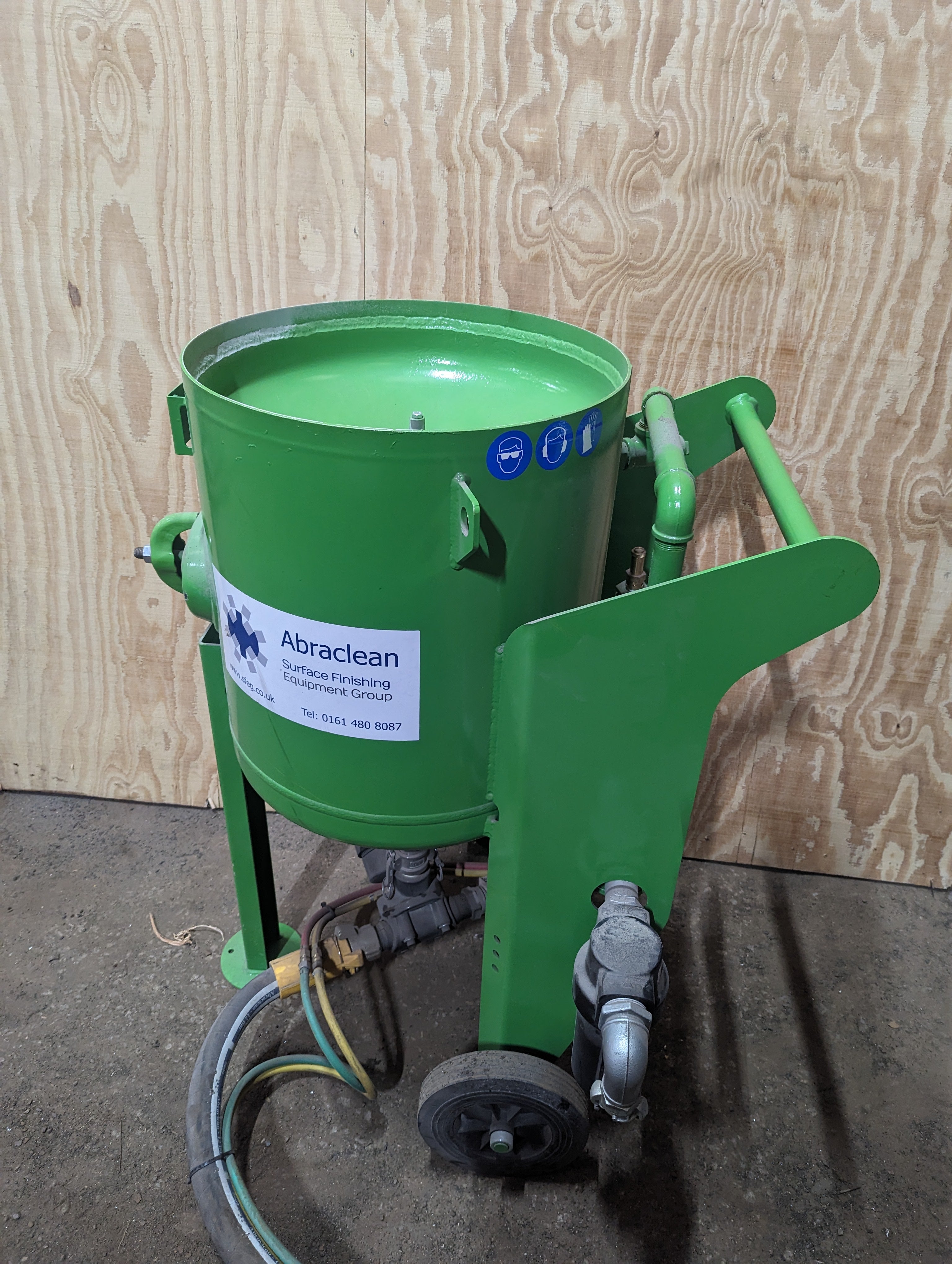 Blast and vac system (industrial vacuum blaster) – Malakoff Online Shop